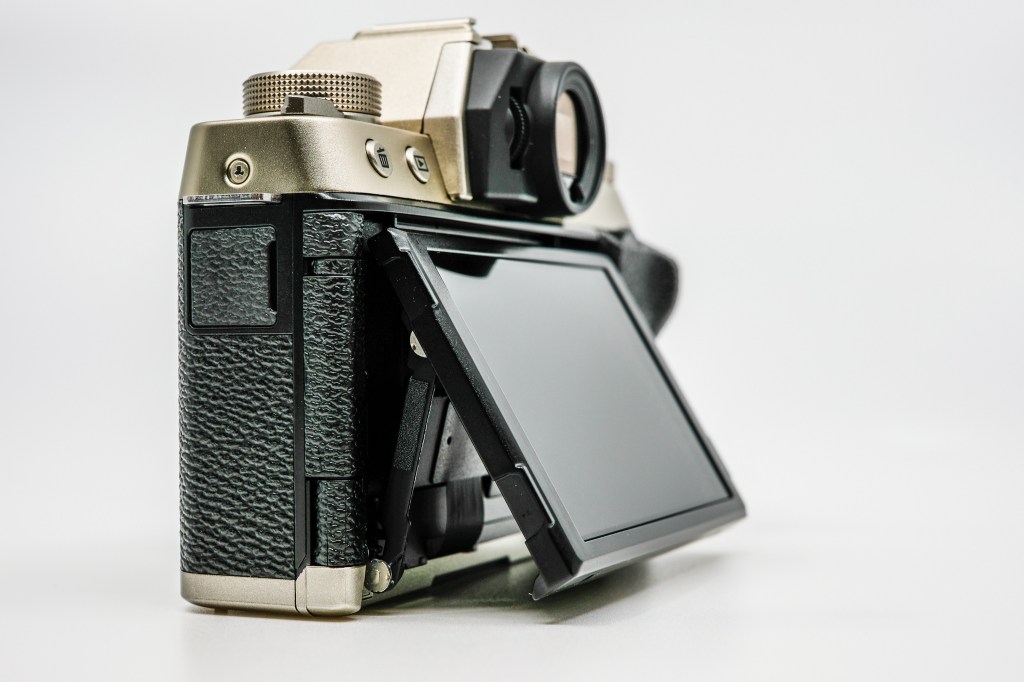 One of the most informative review of the Fujifilm X-T100: The complete ...