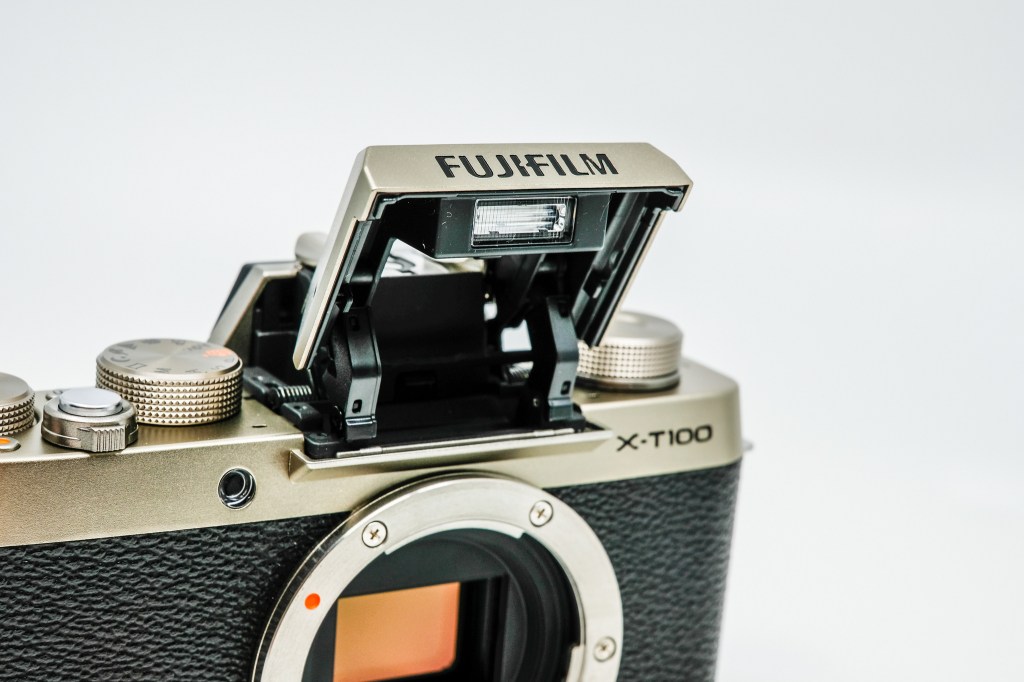 One of the most informative review of the Fujifilm X-T100: The complete ...
