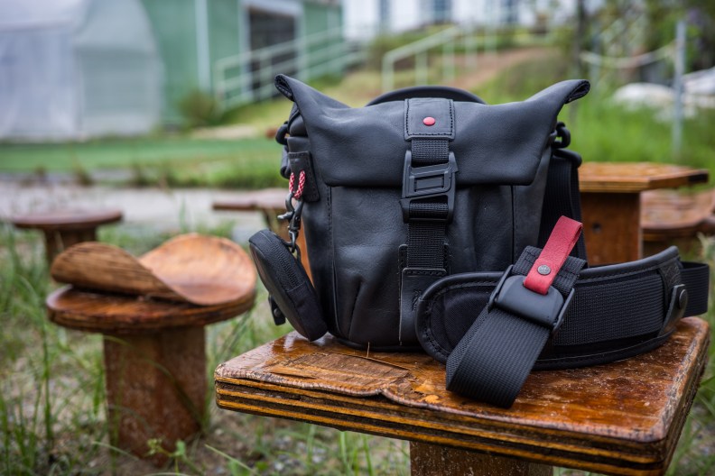 Wotancraft Pilot 2L Leather travel camera bag review – 4 reasons why it ...